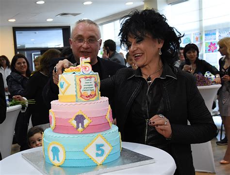 Звеното по асистирана репродукция на УМБАЛ Бургас дари на Бургас цял випуск от ученици за 5