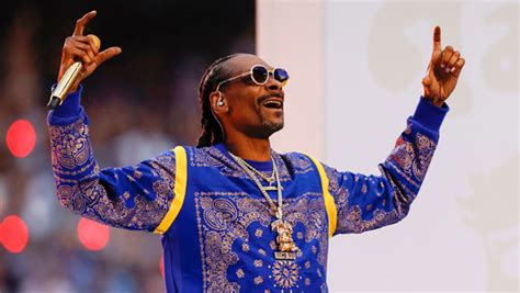 Snoop Dogg Smokes Weed Before Performing At Super Bowl Halftime