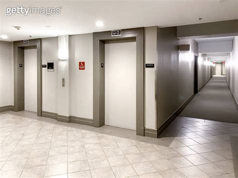 Elevators 이미지 1265167235 게티이미지뱅크