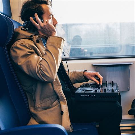 Denon Dj Prime Go La Ron Djsuperstore