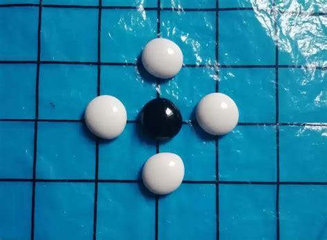 五子棋的十种恐怖阵法 五子棋最强阵法第一名 派优网