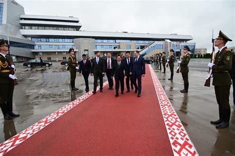 နိုင်ငံတော်စီမံအုပ်ချုပ်ရေးကောင်စီဥက္ကဋ္ဌ နိုင်ငံတော်ဝန်ကြီးချုပ် ဗိုလ်ချုပ်မှူးကြီး မင်းအောင်လ