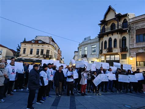 „Правда за Јана” битолчани со мирен протест на Магнолија Бабам Битола