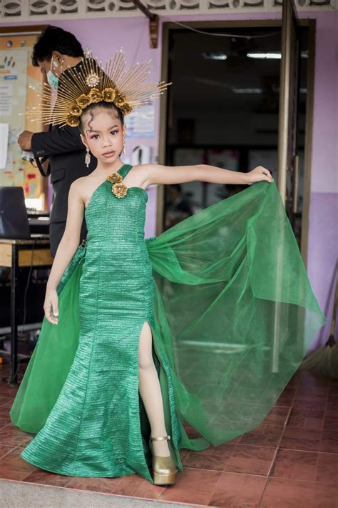 ชุดรีไซเคิลให้เช่า วันวิทยาศาสตร์ ชุดไทยเด็กบ้านน้องน้ำเพชร เช่าชุดโคราช เช่าชุดอำเภอพิมาย เช่า