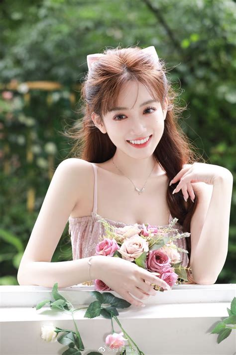 Ghim Của 🎶 Trên Hers Dễ Thương Dép Chụp ảnh