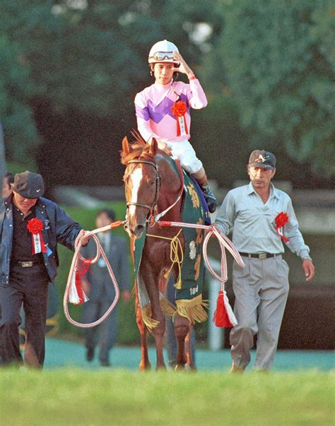 【g1復刻】ナリタトップロード3強の証明 早仕掛けで皐月、ダービーの無念晴らす／菊花賞 競馬写真ニュース 日刊スポーツ