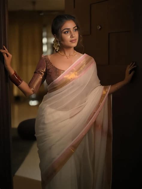 Divya Dharshini Divya Dharshini Added A New Photo