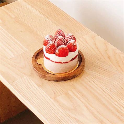 카페 우든 오늘의 조각케이크 딸기케이크 딸기떡케이크 부드러운 딸기설기 위에 100