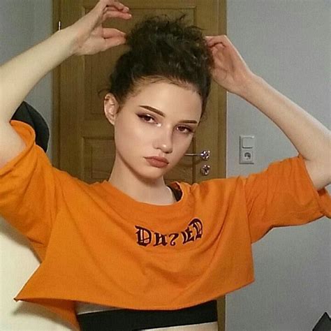 Pin By Alexandra On Safety Pinned Jeans Street Style Style Safety Pin