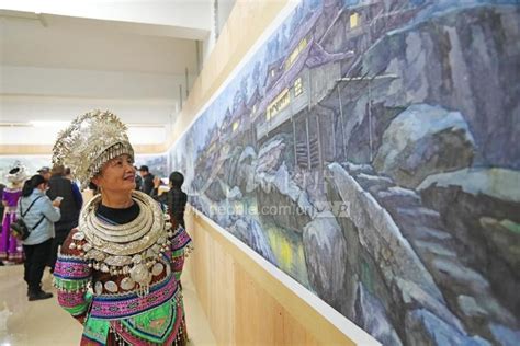 广西融水：246米长卷描绘大苗山 人民图片网