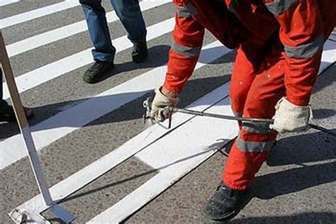 Особенности и механизмы нанесения дорожной разметки