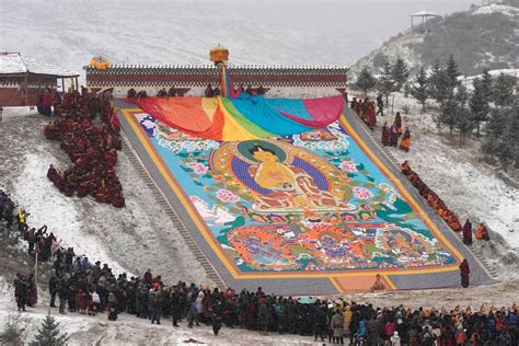 서소문사진관 부처님 햇볕 목욕 티베트 불교의 정월 보름 축제