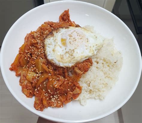 참치김치덮밥