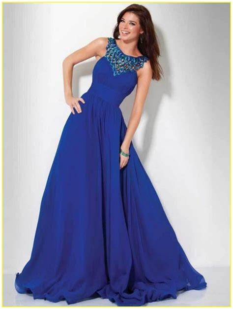 2017 წლის გამოსაშვები საღამოს კაბები