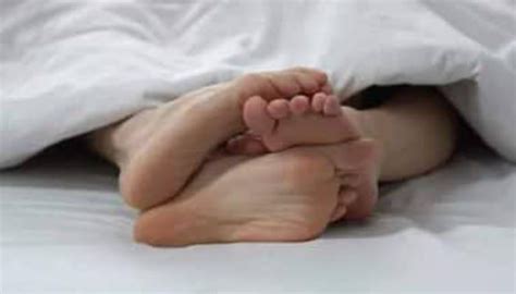Maths की टीचर ने 16 साल के स्टूडेंट से बनाए Sex संबंध पिता ने भी