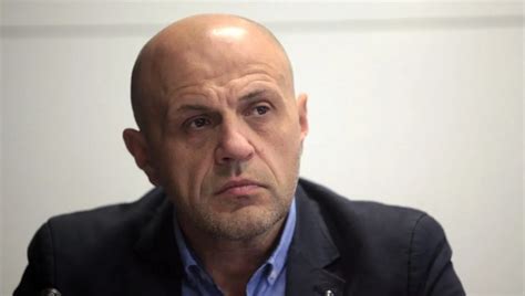 Томислав Дончев От 4 години Радев инвестира в разделение на обществото прави го и с