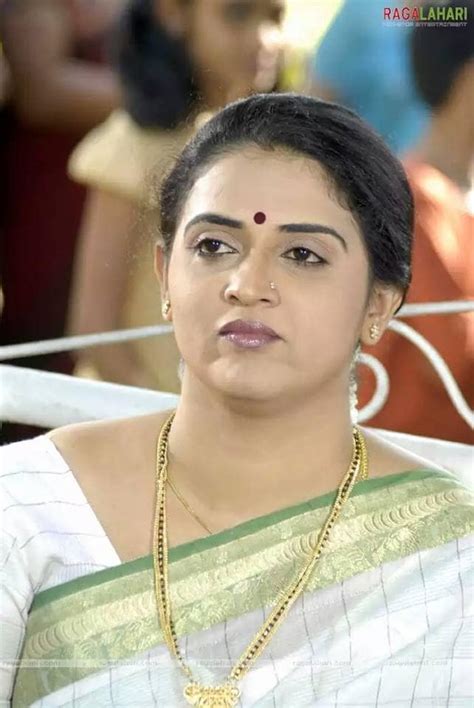 Sensational Pavitra Lokesh Hot Kannada Aunty Pavithralokesh Beautiful Iiq8 Kuwait Jobs And