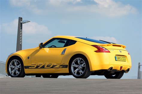 Nissan 370z Review 2021 Parkers