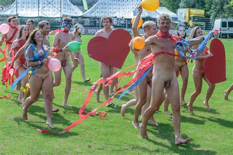 EXPOSITION NATURELLE Festival Frequency Naked Heart