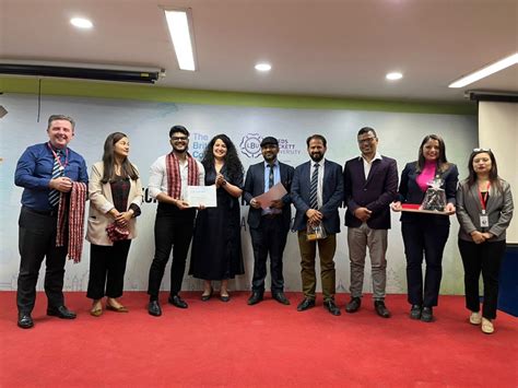 Zam Mandu Real Traffic Sign Detection System Using Deep Learning On