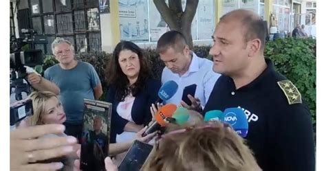 Главсекът на МВР Чакаме самолети от Румъния за пожара край Струмяни Горят над 20 хил декара гори