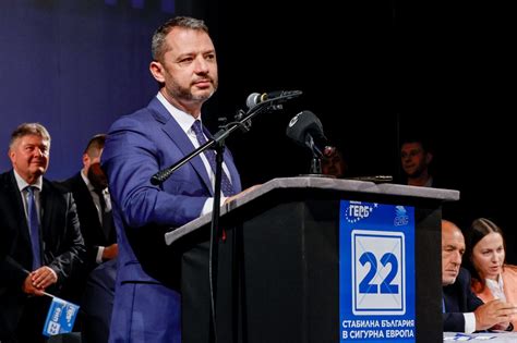 Никой не очакваше това от Делян Добрев острието на ГЕРБ свали депутатския костюм и