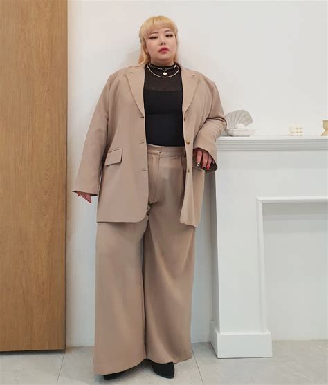 오쑨도쑨 빅사이즈 오버핏 베이직 3버튼 자켓 And 뒷 밴딩 핀턱 포인트 롱 와이드 슬랙스 정장세트 단품가능