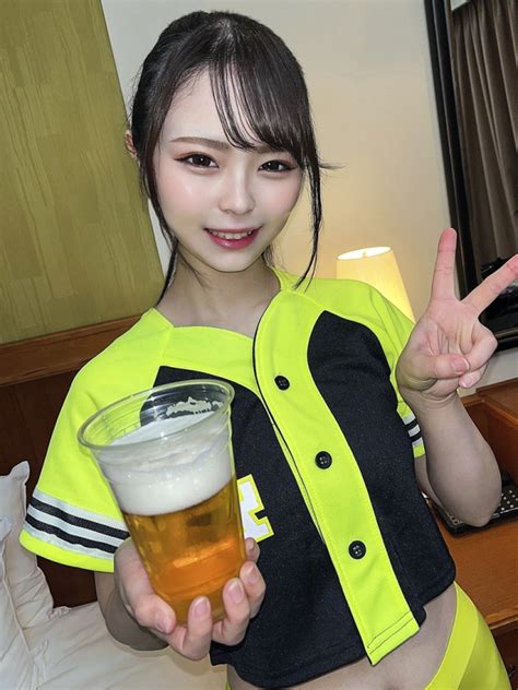 「素人女子大生【限定】いとかちゃん22歳 某野球場でビールの売り子のバイトをしている激カワ女子大生！！バイト中のユニフォーム姿でsexする過激