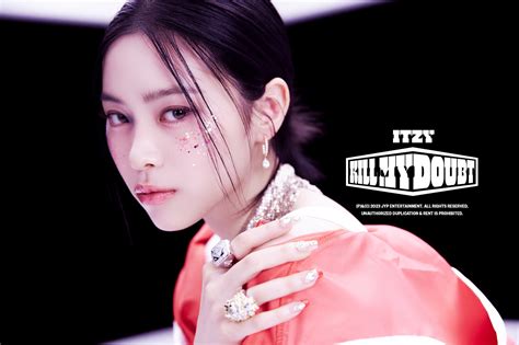 ITZY lansează primul videoclip teaser pentru KILL MY DOUBT primul set de fotografii
