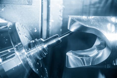 솔리드 볼 엔드밀을 사용 하 여 자동차 부품을 절단 하는 5 축 Cnc 머시닝 센터 Cnc 장치에 대한 스톡 사진 및 기타