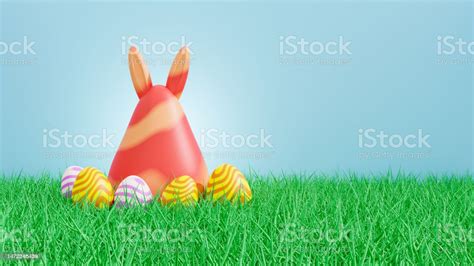 부활절 포스터 배너 템플릿 토끼 동상의 복사 공간 파란색 파스텔 배경의 잔디에 화려한 부활절 달걀 3d 렌더링 3차원 형태에 대한 스톡 사진 및 기타 이미지 Istock