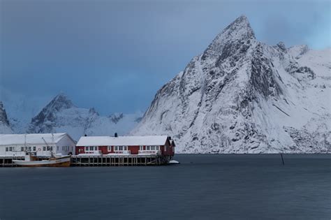 레드 씨사이드 로르부 캐빈 함뇌이 로포텐 제도 노르웨이 0명에 대한 스톡 사진 및 기타 이미지 0명 Rorbu 가파른
