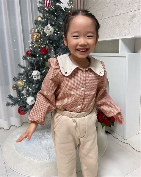 키즈모델 전설 조아라 협찬 토토헤로스 설이가 유럽풍 키즈 브랜드 아동복 쇼핑몰 토토헤로스 역대급 할인 행사를 맞이해 함께해보았어요👧🏻💕 총 세가지 코디로 입혀