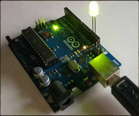 Ejemplos de código Arduino para Encender un LED