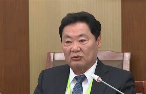 Эрэл ийн Б Эрдэнэбат Хөгжлийн банкнаас авсан зээлийнхээ 8 6 сая ам долларыг нь зориулалтын