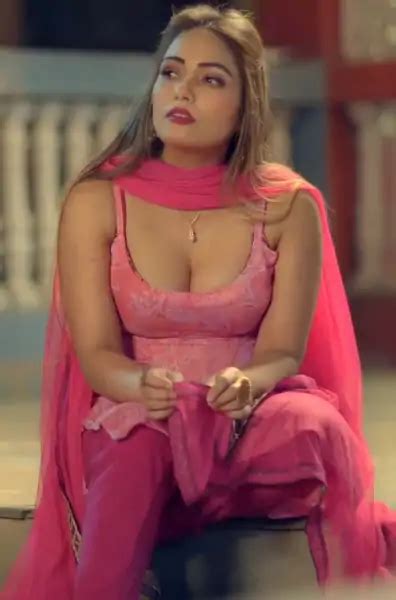 Zoya Rathore Latest Hot Pics And Photos Gallery