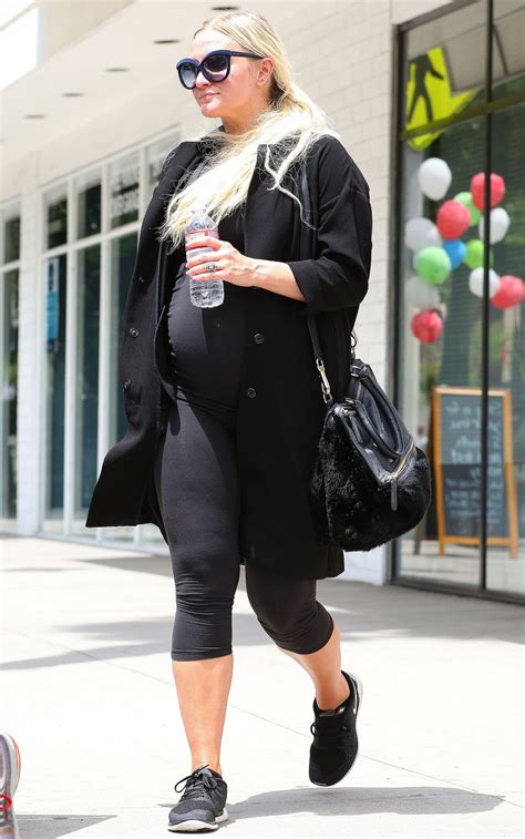 Pregnant Ashlee Simpson Leaves A Gym In Studio City Hawtcelebs