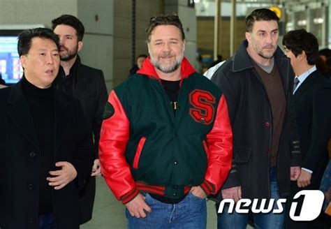 러셀 크로우의 공항패션 뉴스1
