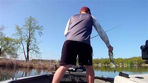 Catching Prespawn Bass Youtube