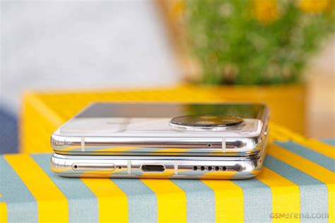 Vivo X Flip Pictures Official Photos