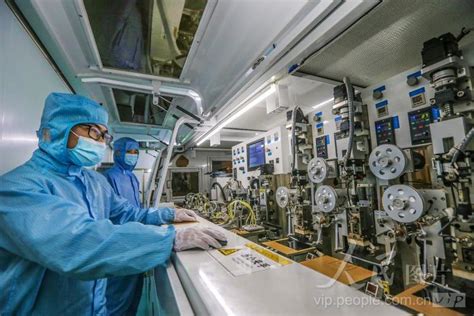 安徽马鞍山智能液晶显示屏生产忙 人民图片网