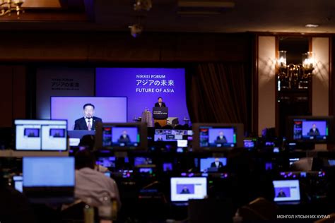 УИХ ын дарга Г Занданшатар ардчиллын нөхцөл байдал улс орны хөгжлийн талаар илтгэл тавив