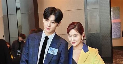 우리 상 받았어요 솔비 얼굴천재 차은우와 기념샷[sns★컷]