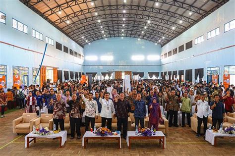 Kampus UNP Kediri Diserbu Ribuan Pencari Kerja UNP KEDIRI