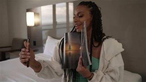 Dschungelcamp Star Cecilia Asoro nackt im PLAYBOY DAS sagt ihre Mama zu den heißen Pics