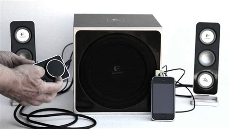 Logitech Z-4 2.1 Speaker System with Subwoofer - YouTube