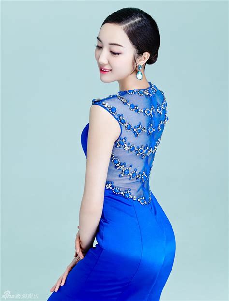 组图林芮西时尚杂志写真 显典雅女神范 青岛新闻网