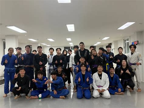 잠실여의도 와이어주짓수 월요일 잠실주짓수😉 다들 내일 복귀 하실라나~ 춥습니다 보온 단단히 🫶🫶👊🏻 카카오톡 Minhobjj ☎️ 02 422