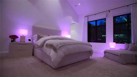 Khloe K Hidden H Mansion Khloe Bedroom In Kardashian Bedroom Decor Bedroom Makeover