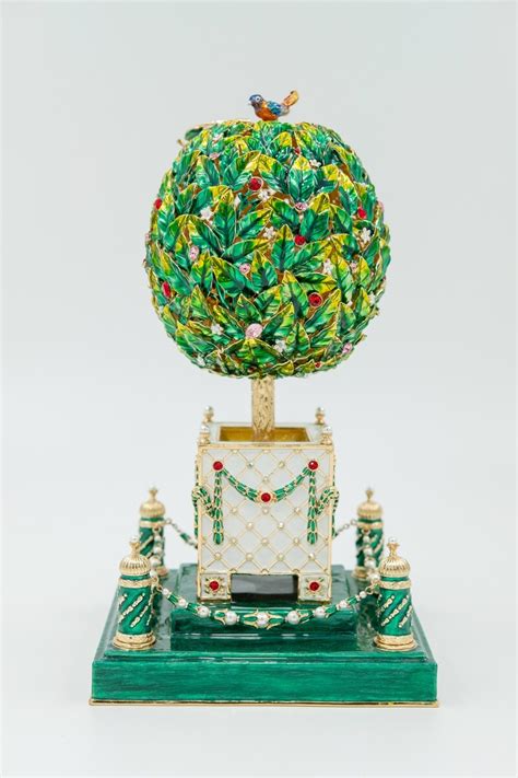 Яйца Фаберже каталог Музея Фаберже Купить Яйца Фаберже цена фото описание в магазине музея